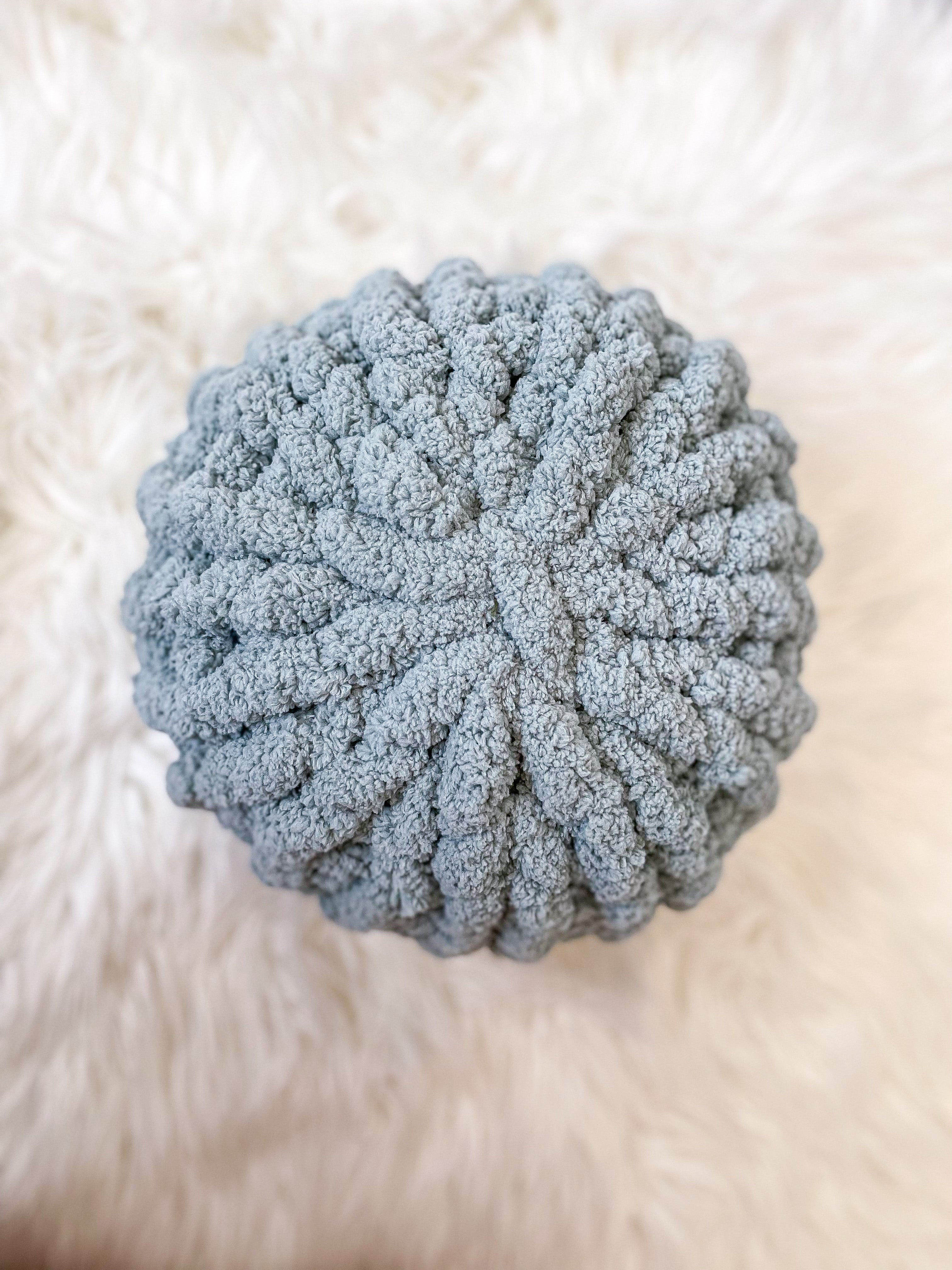 10” Chunky Knit Circle Pillow – Off By Heart Design